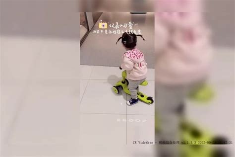 奔跑的可爱滑板孩跑着跑着就长大了滑板