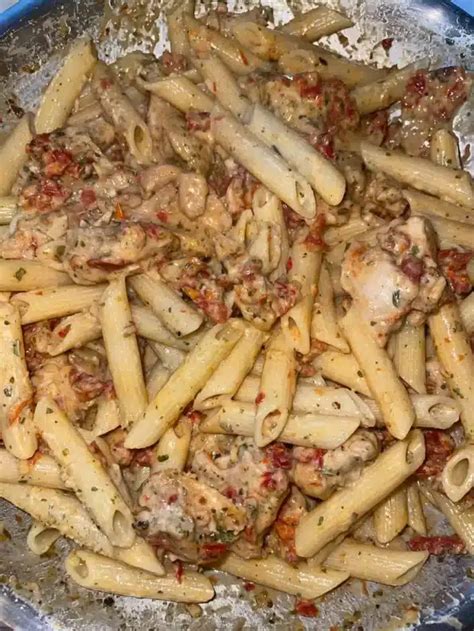 Creamy Chicken Mozzarella Pasta The Kind Of Cook Recipe