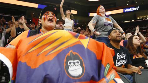 Fans at viewing party cheer on Phoenix Suns in Game 3 vs. LA Clippers