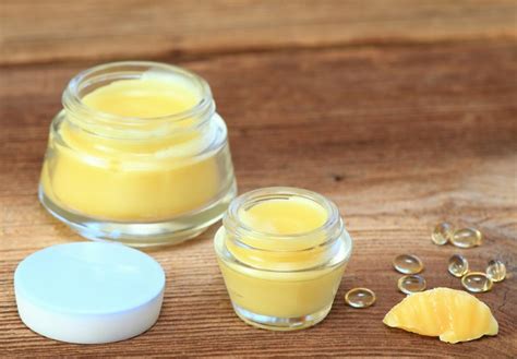 Cómo hacer BÁLSAMO LABIAL casero Natural y fácil
