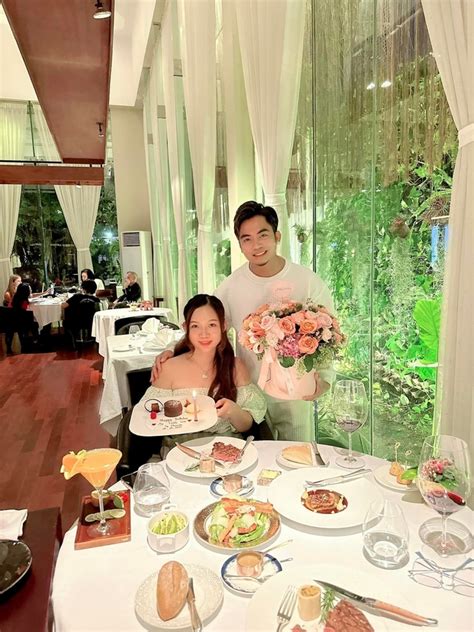 ប្រុសៗគួរយកគំរូតាម ឆាយ វីរៈយុទ្ធ ទោះរវល់យ៉ាងណាក៏ឆ្លៀតធ្វើខួបកំណើតឲ្យភរិយា យ៉ាងរ៉ូមែនទិច