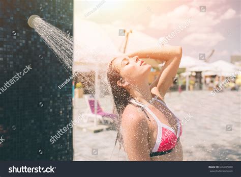 152 Imágenes Fotos De Stock Objetos En 3d Y Vectores Sobre Naked
