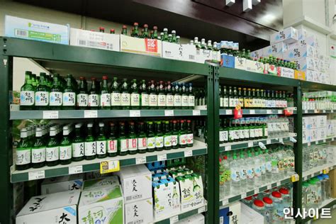 “이제 1병으로 안 취해”… 국민소주 ‘참이슬 도수 또 낮췄다 인사이트