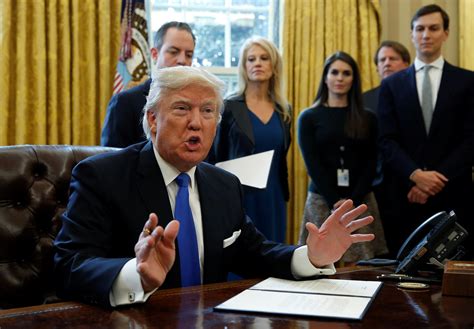 Trump Signs Executive Order Keystone Pipeline Allowed To Advance Cbs