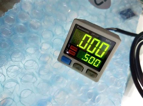 DP 101 DP 102 Digital Display Output Positive Negative Pressure New