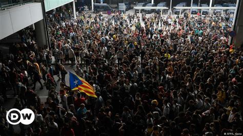 Protestos Se Espalham Pela Catalunha Após Condenação De Separatistas