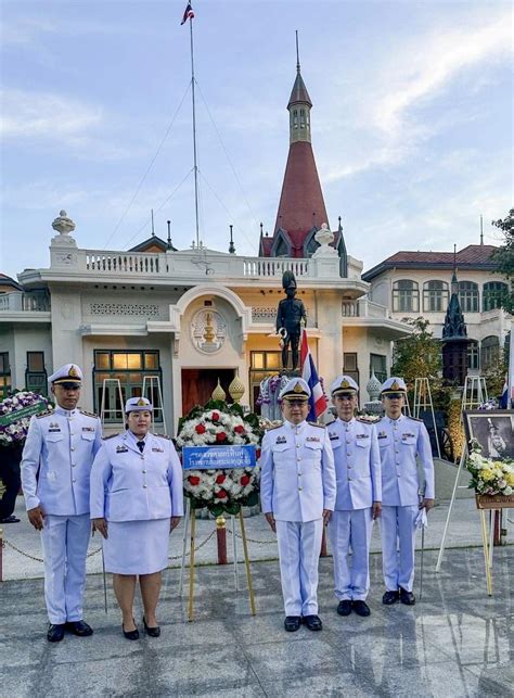เคน 25 11 67 ร่วมพิธีวางพวงมาลา พระบรมราชานุสาวรีย์ สมเด็จพระมหาธีรราชเจ้า รัชกาลที่ 6 ณ