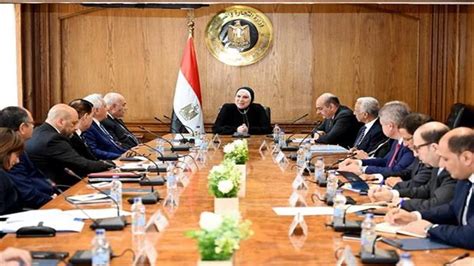 وزيرة الصناعة تكلف مجلس الصناعات النسيجية بوضع خطة شاملة لتط مصراوى