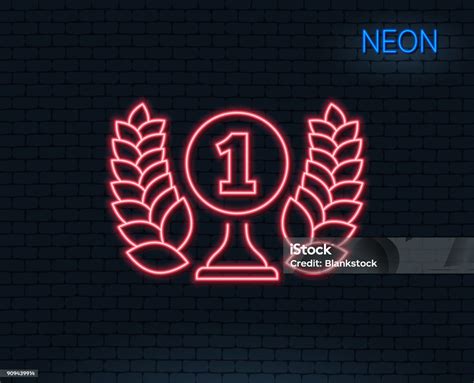 수 상자 수상 라인 아이콘입니다 우승자 상금 기호입니다 1에 대한 스톡 벡터 아트 및 기타 이미지 1 경쟁 고급 Istock