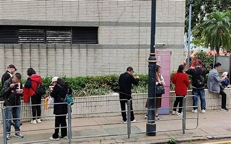 中國300元香港團「公廁外吃泡麵」 網驚：比到南港一日遊還省 壹蘋新聞網 Line Today