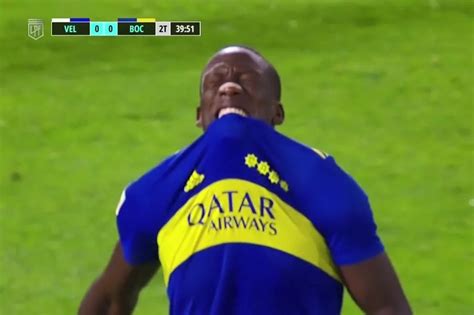 Luis Advíncula ha quasi segnato il gol della vittoria in Boca vs Velez per il campionato