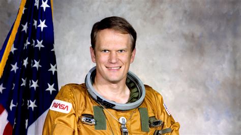 Karol Bobko First To Pilot The Challenger Into Space Dies At 85 The