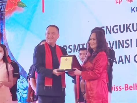 Cen Sui Lan Terima Penghargaan Dan Pin Dari Dpp Psmti