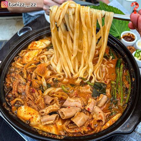 오늘 뭐 먹지 합정역 개쩌는 곱창전골집 뚫었습니다 긴말 필요 없 저 믿고 한 번 가보세요