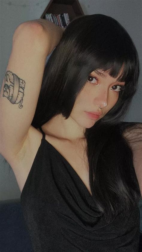 Kiss my armpit. : r/armpitfetish