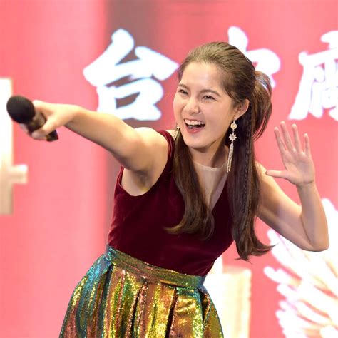 華邦電子台中廠尾牙中文主持 主持人 感謝華邦電子的信任 今年已經是第三年的尾牙主持 我的主持生涯目前差不多累積了四年 華邦電子就佔