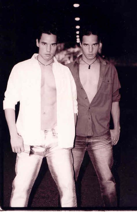 Modeling Lane Twins Official Website
