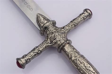 Noble Collection Sword Of Gryffindor Bearfrosd