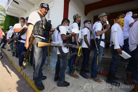 自警団が麻薬カルテルから町を奪還、メキシコ 写真10枚 国際ニュース：afpbb News