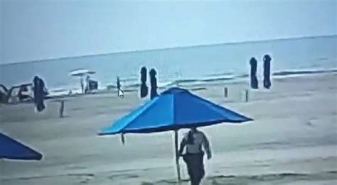 Una Mujer Murió Tras Ser Impactada Por Un Rayo En Una Playa De Colombia