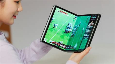 Samsung Unveils Oled Screen That Can Fold Inwards And Outwards Sammobile