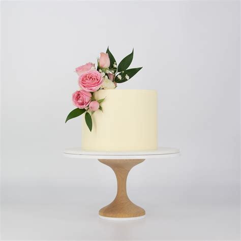 Hướng Dẫn Decorating Cakes With Fresh Flowers Trong Mỹ Thuật Làm Bánh