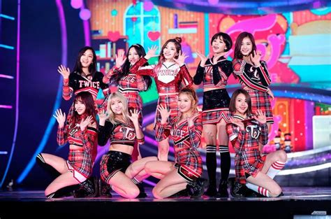 十四重魅力都在這裡！twice、itzy 師姐妹合照曝光 Ksd 韓星網 Kpop