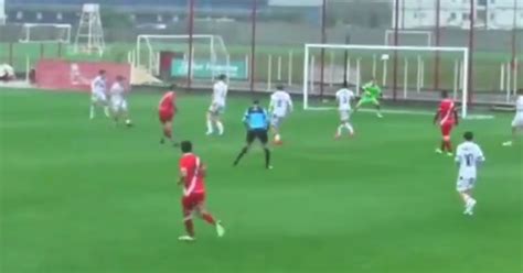 “un Golazo Para El Puskas” El Tanto De Rabona Desde Afuera Del área