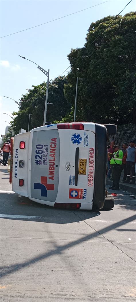 Choque Entre Ambulancia Y Moto En La Carrera 46 Dos Heridos Zona Cero