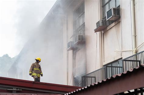Dilg Sec Abalos Pinuri Ang Bfp Sa Mabilis Na Pag Apula Ng Sunog Sa