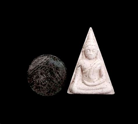 พระสมเด็จนางพญา รุ่นประวัติศาสตร์โลก วัดอรุณราชวราราม กรุงเทพ ปี2549 Ennxo