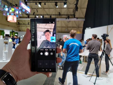 Huawei Mate Xs Hands On This Is How Foldable Phones Should Work