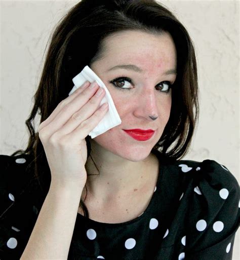 Simple Minnie Mouse Makeup Tutorial For Halloween