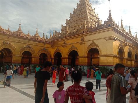 မန္တလေးမြို့ မဟာမုနိရုပ်ရှင်တော်မြတ်ကြီးအား ဘုရားဖူးများ စည်ကားသိုက်မြိုက်စွာ လာရောက်ဖူးမြှော