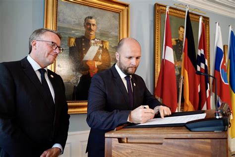 Словаччина виготовить для України ще 16 гаубиць Zuzana 2