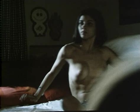 Naked Aliki Zanou In Ena Elefthero Koritsi