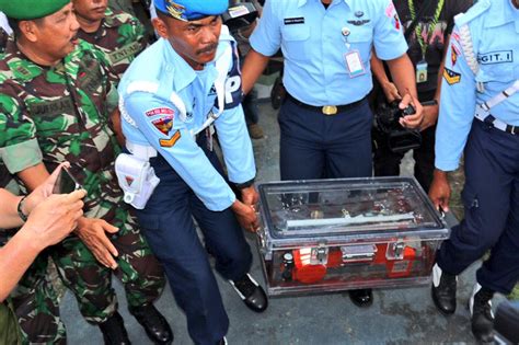 Airasia Flight Qz8501 Indonesia To Singapore Loses Contact Page 12