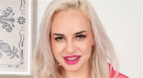 Bad Bella Biography Wiki Age Height Career Photos More