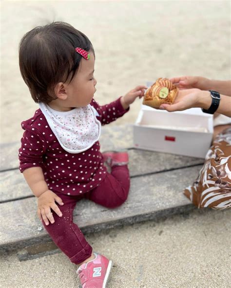 長嶺菜菜子さんのインスタグラム写真 長嶺菜菜子instagram「【好きなものを好きな場所で】 ⁡ 1歳2ヶ月のあおいは すでに