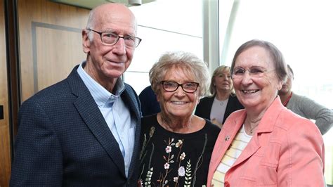 Man Utds Long Serving Kath Phipps Recognised With Award Manchester United