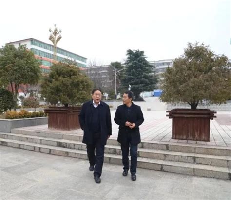 【代表联络】徽县法院院长何萧走访联络全国人大代表和省人大代表澎湃号·政务澎湃新闻 The Paper
