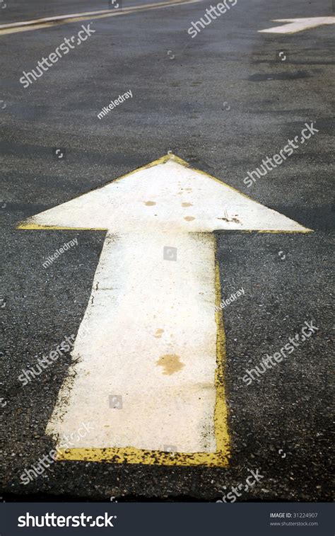 Errow 10개가 넘는 로열티 프리 라이선스 대상 스톡 사진 Shutterstock