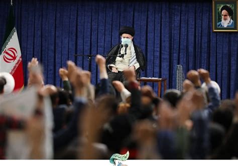 دیدار جمعی از مردم اصفهان با امام خامنه‌ای