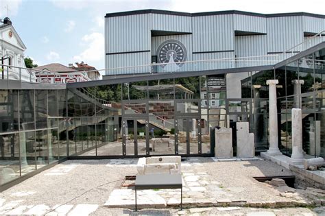 Рускоговорящи вандали вилняха в Голямата базилика в Пловдив Информационна агенция ПИК