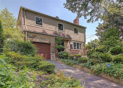 13 17 Malba Dr Whitestone Ny 11357 See Est Value Schools And More