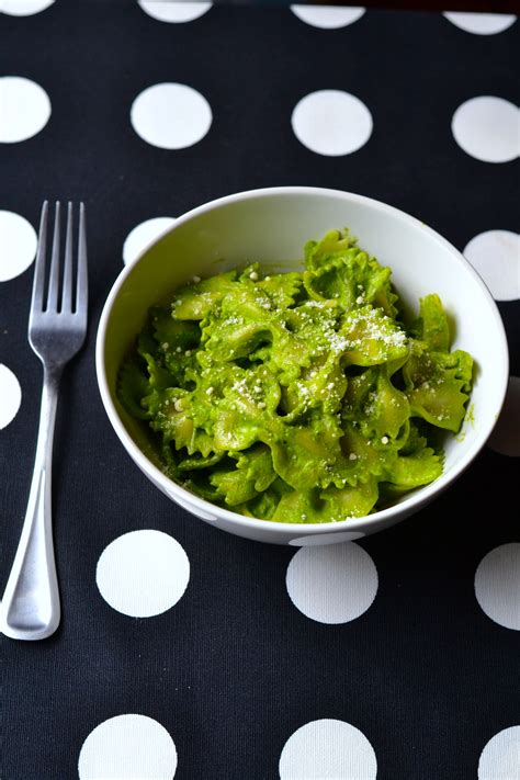 Garlic Creamy Pesto With No Cream 4 Hats And Frugal