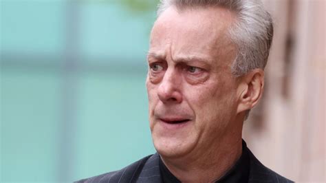 Tv Star Stephen Tompkinson Fell To His Knees In His Pjs And Cradled