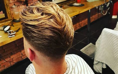 Duck Tail Hair