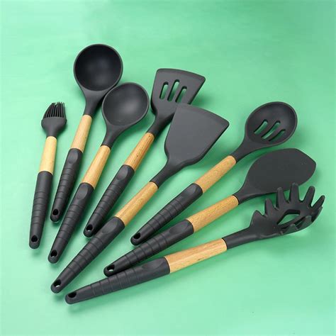 The Different Of Nylon Vs Silicone Cooking Utensils