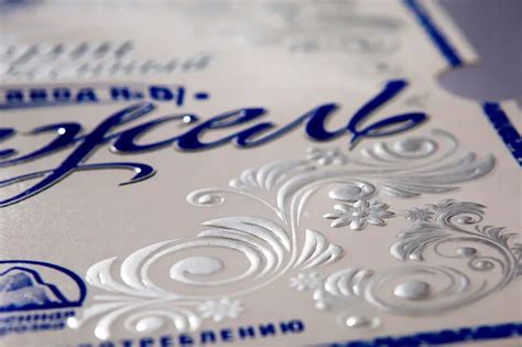 Печать ВД лаками в Москве низкие цены в типографии Tprint